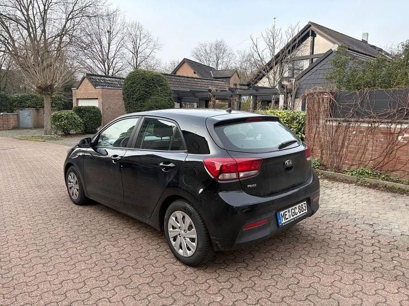 Gebraucht 2018 Kia Rio DREAM-TEAM Edition 99 PS Limousine – Nordrhein ...