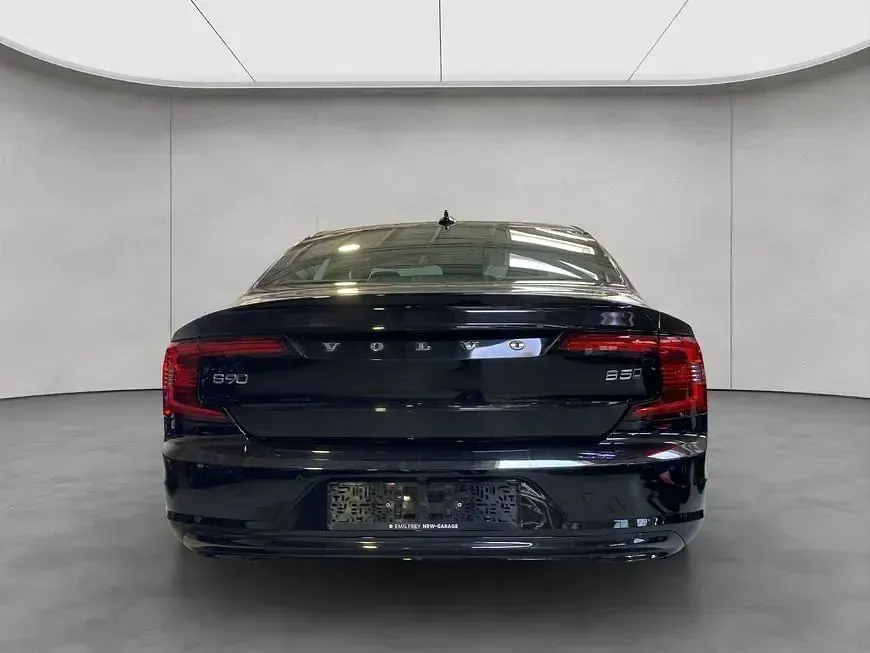 Gebraucht Volvo S90 Momentum 235 PS (2021) in Düsseldorf - 27.980 ...