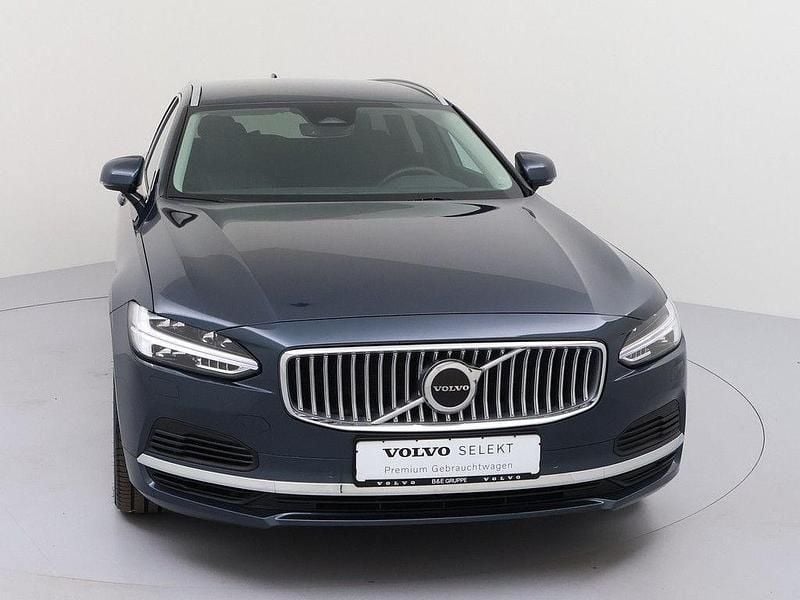 Gebraucht 2025 Volvo V90 Core 398 PS Kombi – 22848 Norderstedt (Händler ...