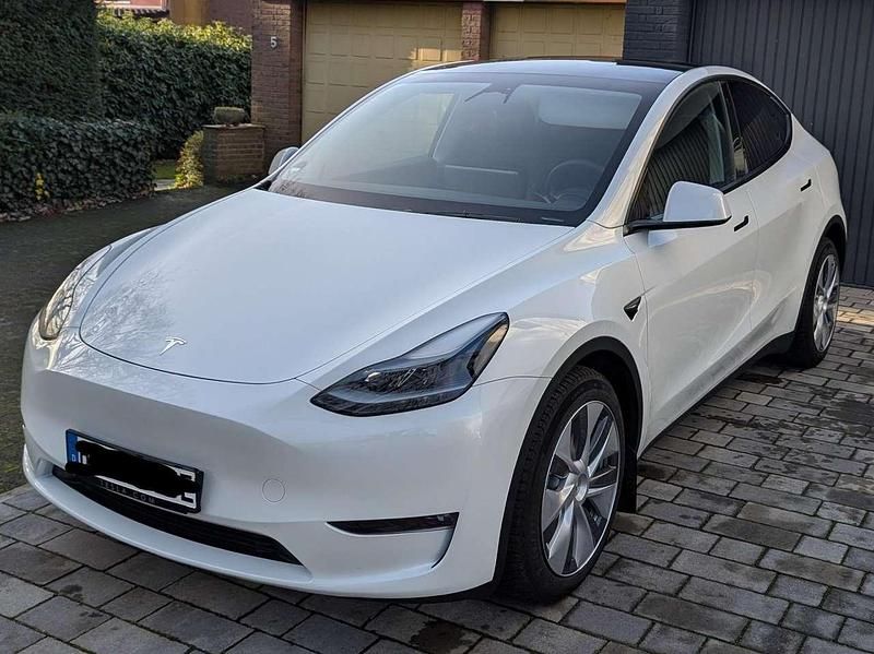 Gebraucht 2023 Tesla Model Y 514 PS SUV – 32257 Bünde (Privat) – 39.000 ...
