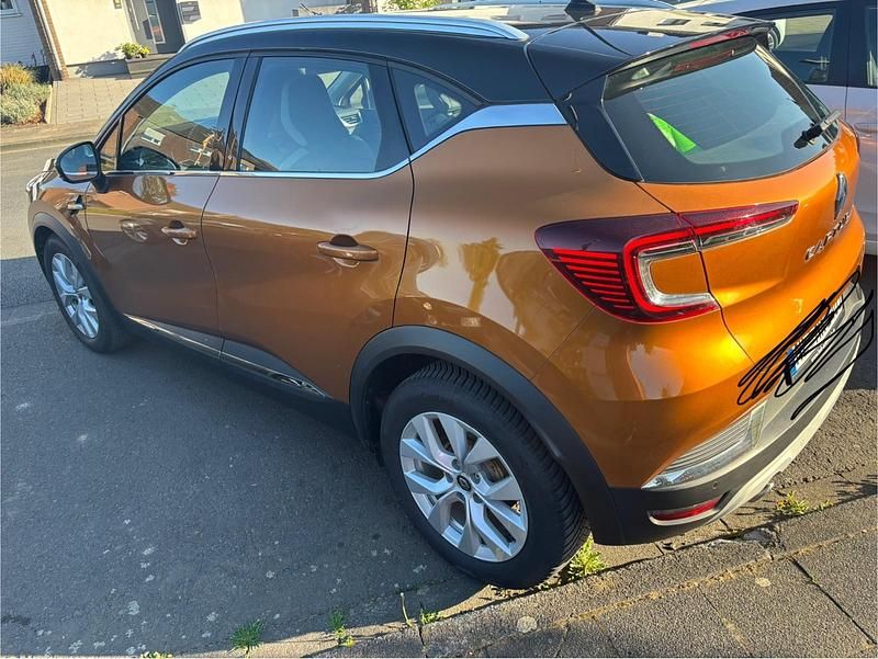 Gebraucht 2021 Renault Captur Intens 140 PS SUV – 41541 Nordrhein ...