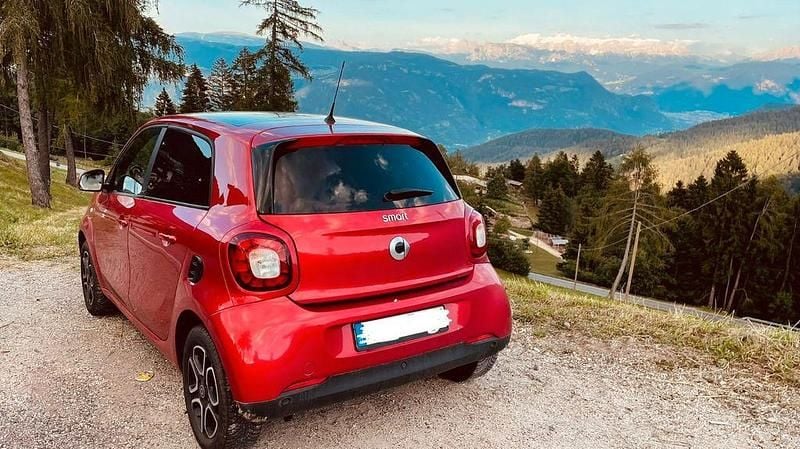 Gebraucht 2019 Smart ForFour 90 PS Kleinwagen – 50259 Nordrhein ...