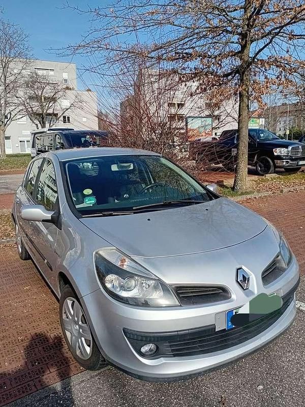 Gebraucht 2005 Renault Clio II Privilege 111 PS Limousine – 76275 ...