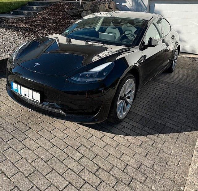Gebraucht 2021 Tesla Model 3 Standard Range Plus 325 PS Limousine ...