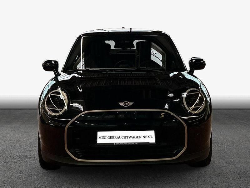 Gebraucht 2025 Mini Cooper SE Favoured 218 PS Kleinwagen – 76227 ...