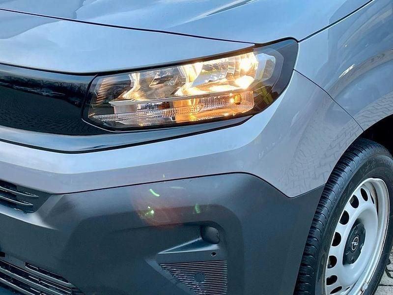 Gebraucht 2024 Opel Combo 131 PS Van / Kleinbus – Bayern (Händler) – 18 ...