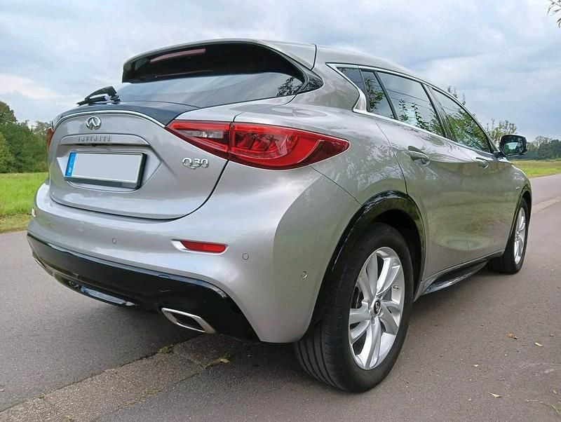 Gebraucht 2016 Infiniti Q30 170 PS SUV – 66809 Saarland - Nalbach ...
