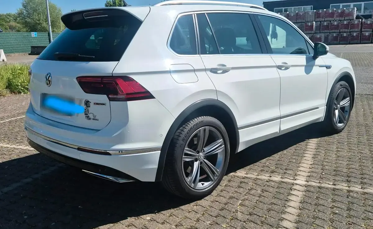 Gebraucht VW Tiguan R-line 240 PS (2019) in Nordrhein-Westfalen ...