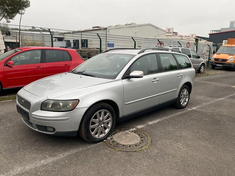 Gebraucht 2005 Volvo V50 Kinetic 136 PS Kombi – 63457 Hessen - Hanau ...