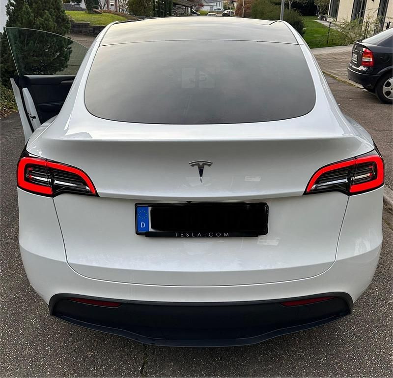 Gebraucht 2024 Tesla Model Y Long Range RWD SUV – 77933 Baden ...