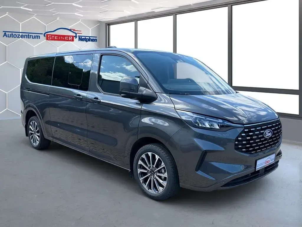 Neu Ford Tourneo Custom Titanium X 170 PS (2026) - 52.490 € | AutoUncle