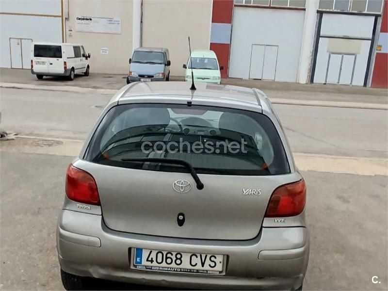 Usado 2004 Toyota Yaris Luna 86 CV Berlina – Teruel (Profesional ...
