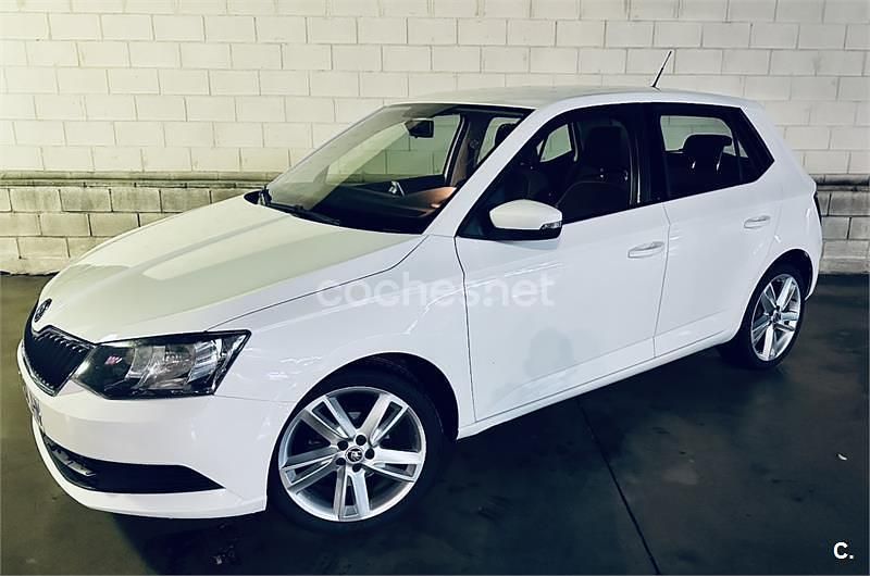 Usado 2015 Skoda Fabia Ambition 90 CV Berlina – (Profesional) – 7500 ...
