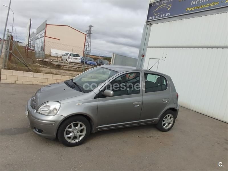 Usado 2004 Toyota Yaris Luna 86 CV Berlina – Teruel (Profesional ...