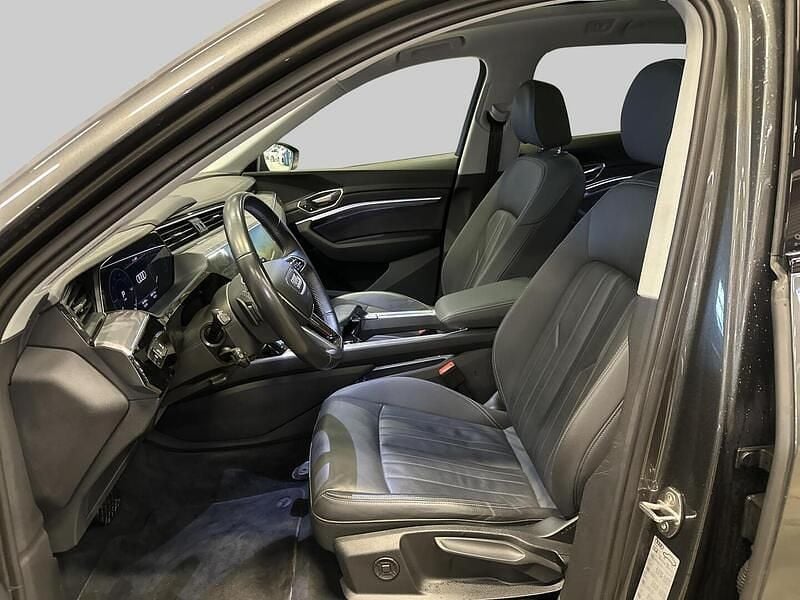 Käytetty 2024 Audi Q8 e-tron S-Line 408 HP Katumaasturi – 04430 ...