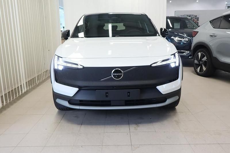 Uusi 2025 Volvo EX30 CC Performance 428 HP Katumaasturi – 70700 Kuopio ...