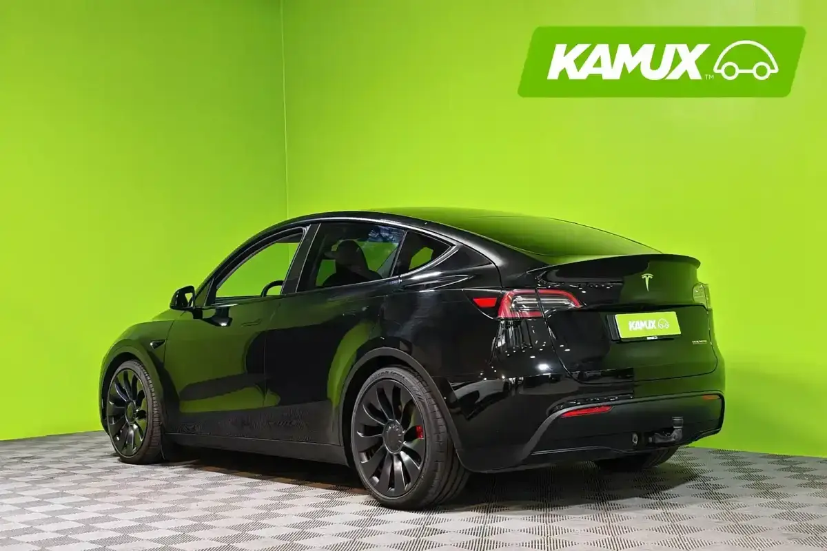 Käytetty Tesla Model Y 534 HP (2024) - Espoo - 42 890 € | AutoUncle