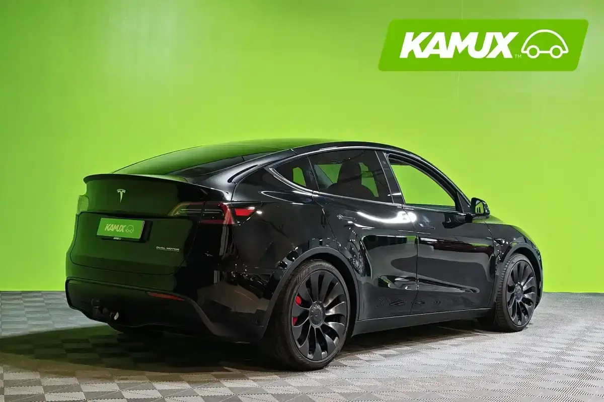 Käytetty Tesla Model Y 534 HP (2024) - Espoo - 42 890 € | AutoUncle