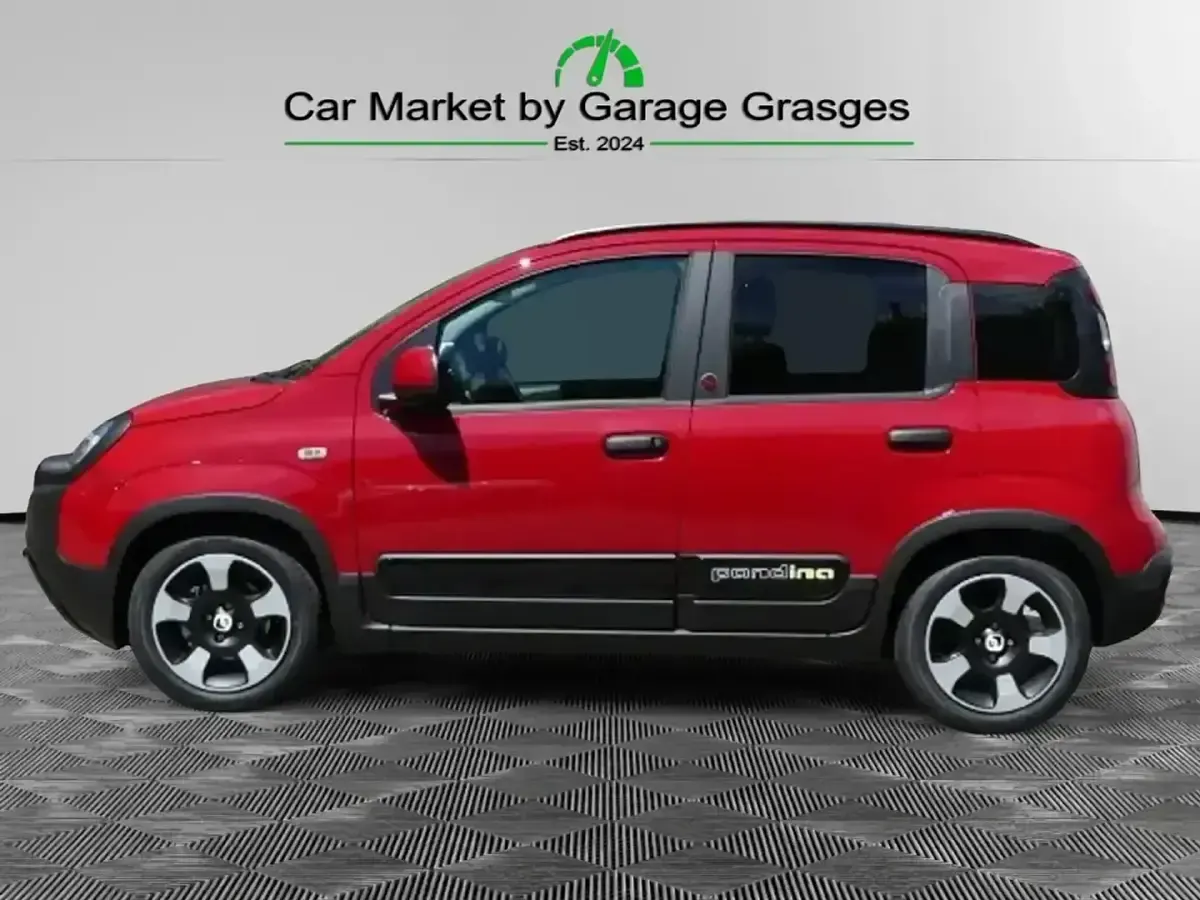 Nouvelle Fiat Panda Cross Cross 65 ch (2026) en Metz - 17 390 € | AutoUncle
