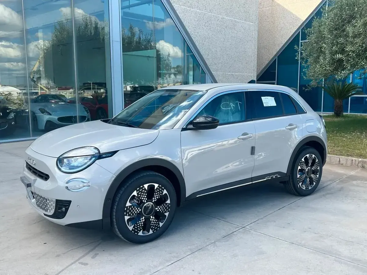 Nuova Fiat 600 La Prima 100 CV (2026) - 26.900 € | AutoUncle