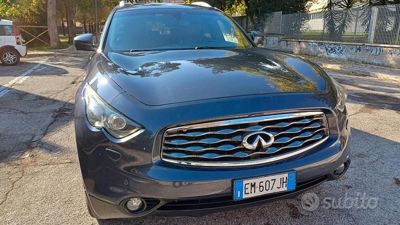 Usata 2011 Infiniti Fx30 Premium 238 CV SUV – 63074 San Benedetto del ...