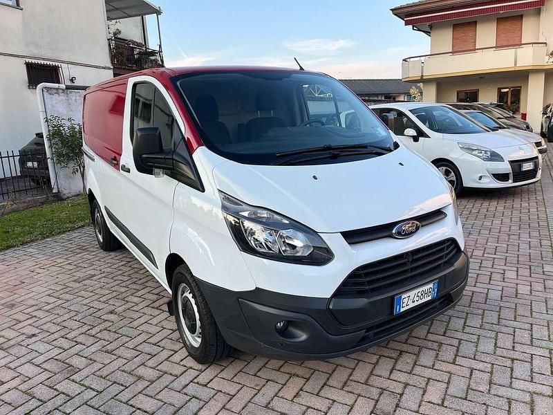 Usata 2015 Ford Transit Custom 125 CV Tre volumi – 31015 Conegliano ...