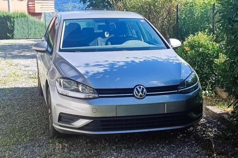 Usata 2017 VW Golf Trendline 86 CV Tre volumi – 20099 Sesto San ...