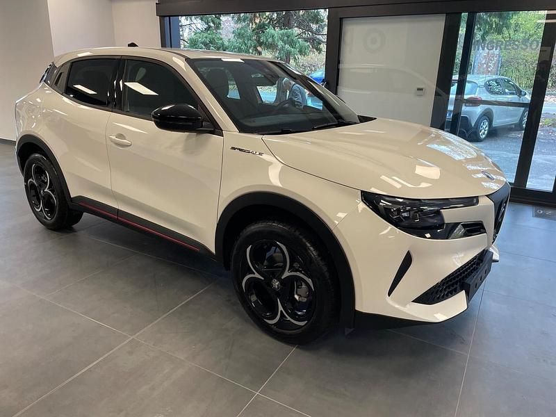 Nuova 2025 Alfa Romeo Junior Edizione Speciale 135 CV SUV – Emilia ...