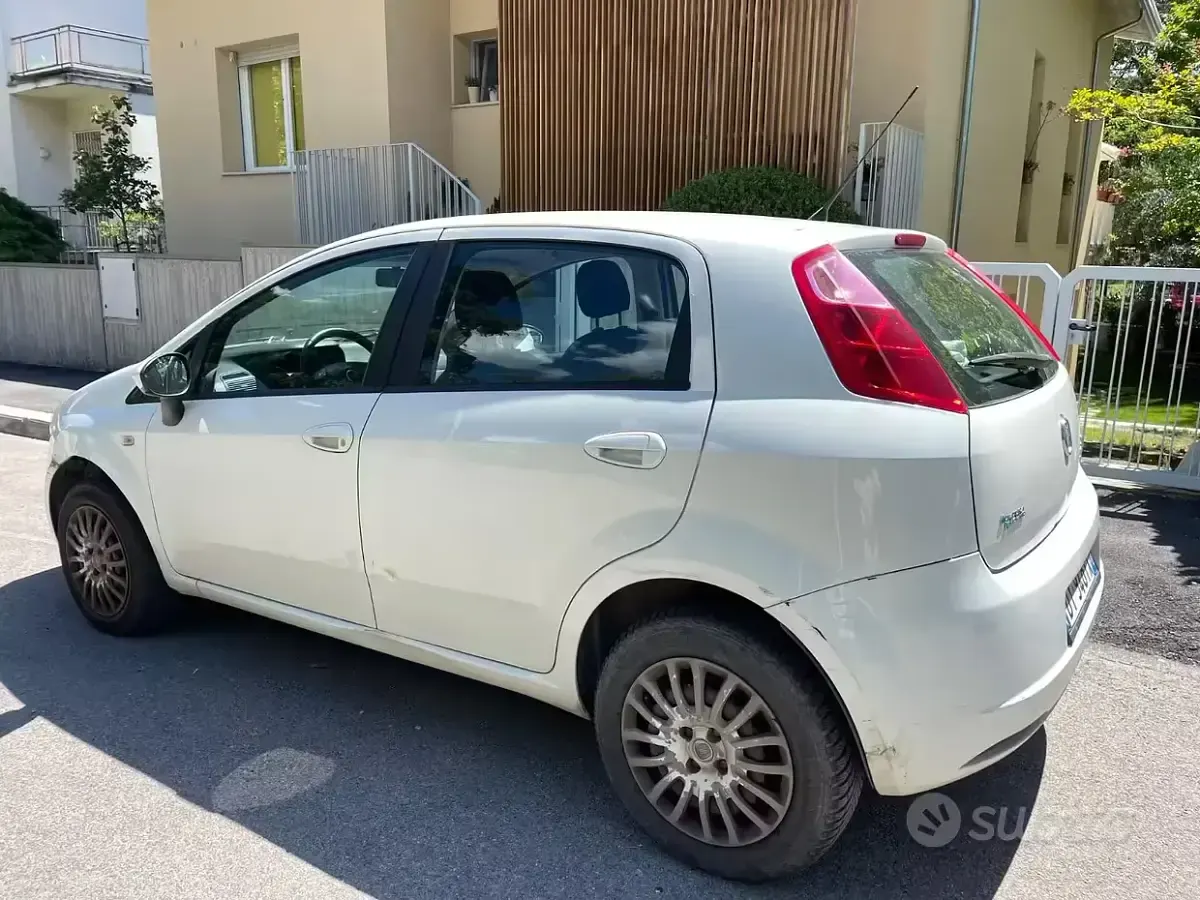 Usata Fiat Grande Punto 77 CV (2009) in Faenza - 1000 € | AutoUncle