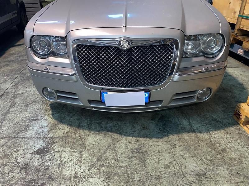 Usata 2010 Chrysler 300C Touring 218 CV Station wagon – 25125 brescia ...