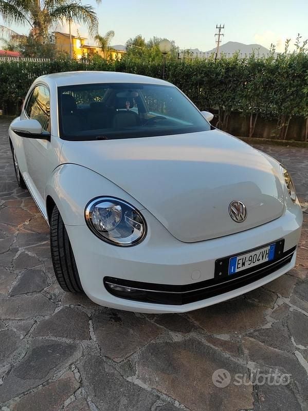 Usata 2014 VW Maggiolino Design 104 CV Tre volumi – Campania ...