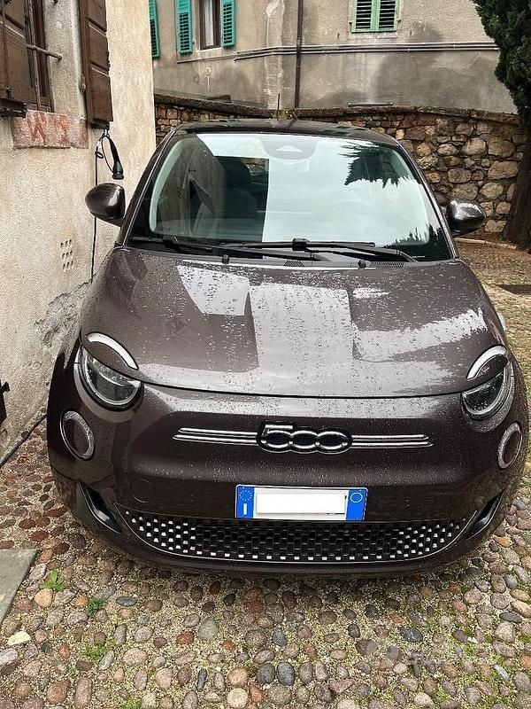 Usata 2021 Fiat 500e Icon 57 CV Due volumi – Trentino-Alto Adige ...