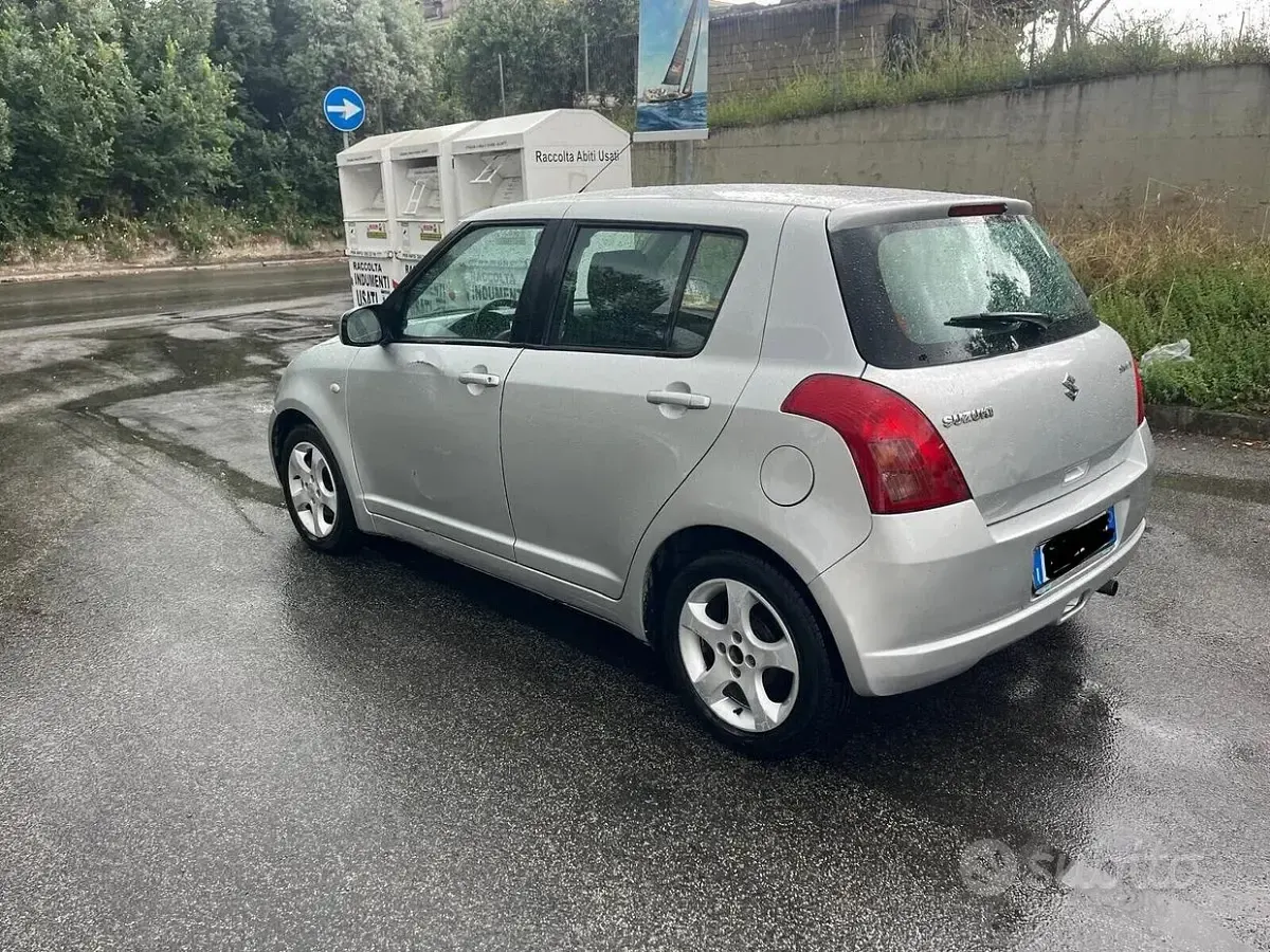 Usata Suzuki Swift GL 92 CV (2006) in Roma - 2499 € | AutoUncle