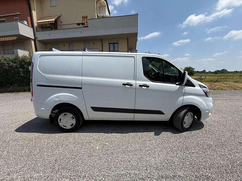 Usata 2022 Ford Transit Custom 131 CV Furgone – 21047 Saronno - Va ...