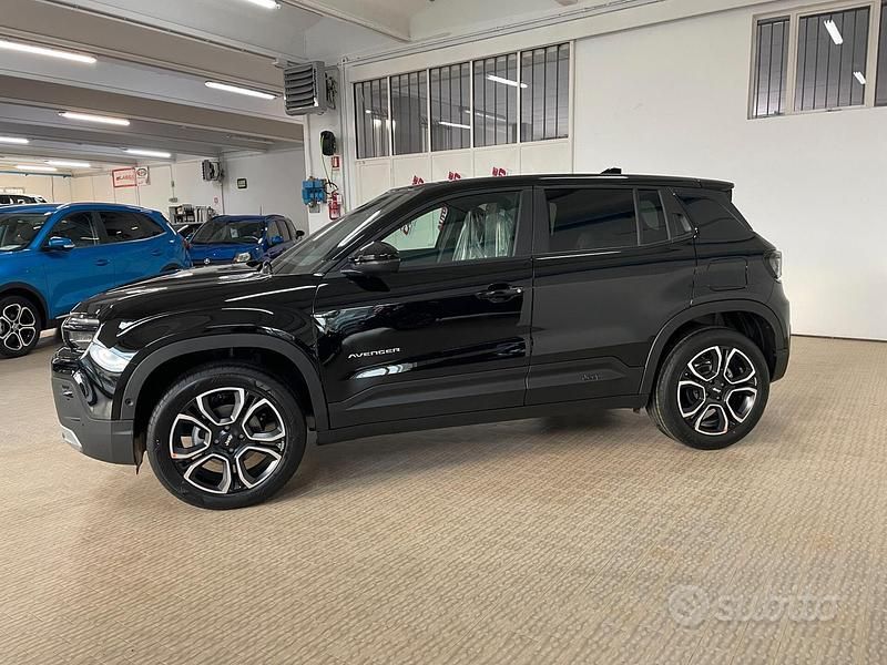Nuova 2025 Jeep Avenger Summit 100 CV SUV – 30020 Quarto d'Altino (VE ...