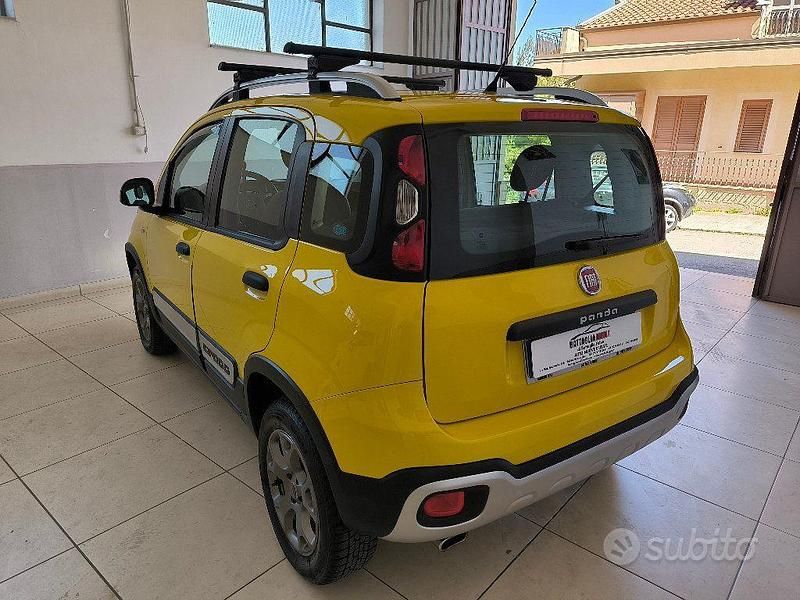 Usata 2015 Fiat Panda Cross Cross 80 CV Due volumi – Sicilia ...