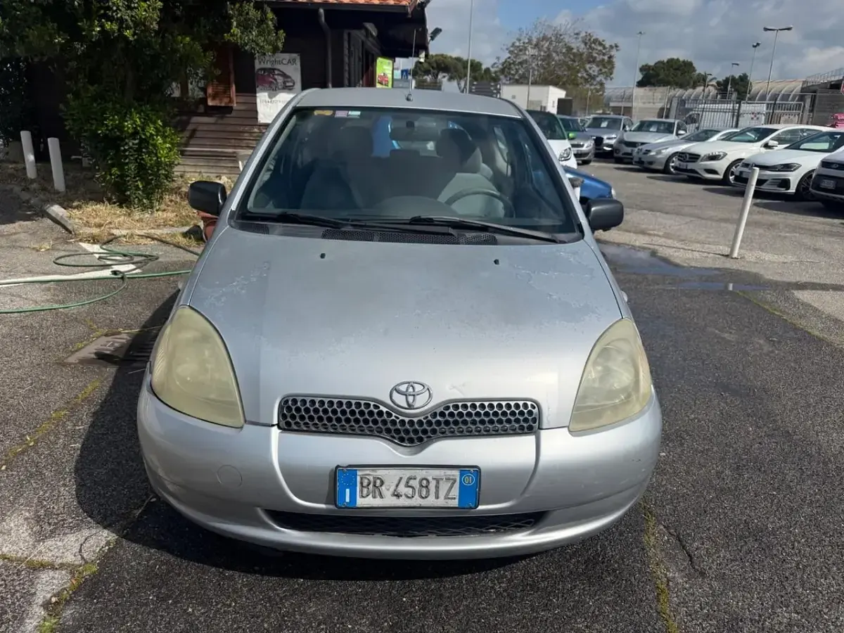 Usata Toyota Yaris 68 CV (2001) in Fiumicino - 1300 € | AutoUncle