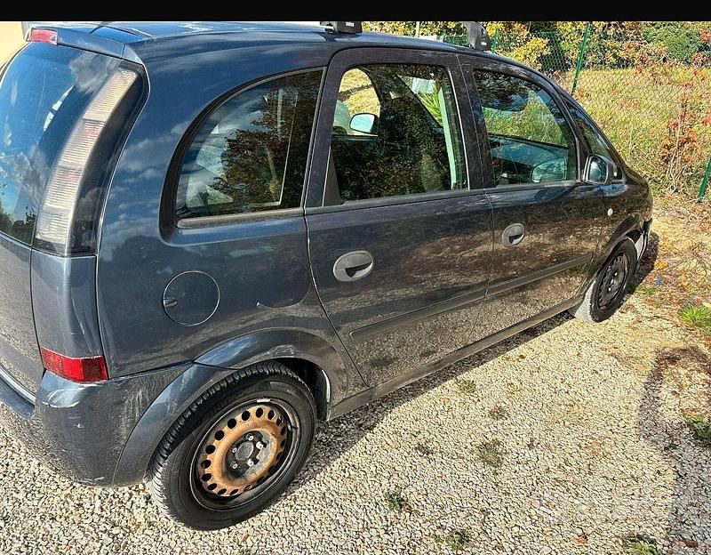 Usata 2009 Opel Meriva Monovolume – Marche (Privato) – 800 € (Super ...