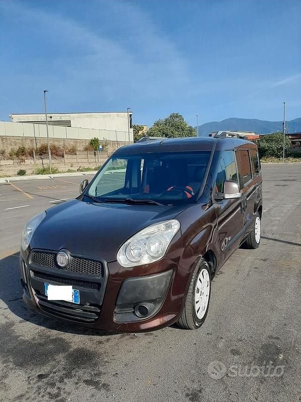 Usata 2010 Fiat Doblò Lounge 119 CV Monovolume – Campania (Rivenditore ...