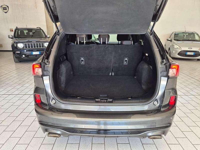 Usata 2021 Ford Kuga ST-Line 120 CV SUV – 70033 Corato - Bari - Ba ...