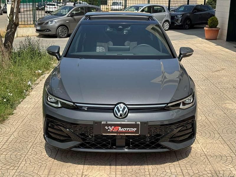 Nuova 2025 VW Golf R-line Plus 150 CV Tre volumi – 71042 Cerignola - Fg ...
