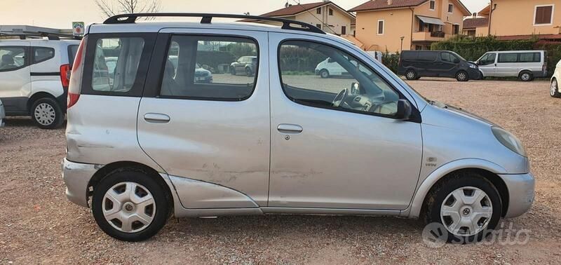 Toyota Yaris Verso usata in vendita (43) - AutoUncle