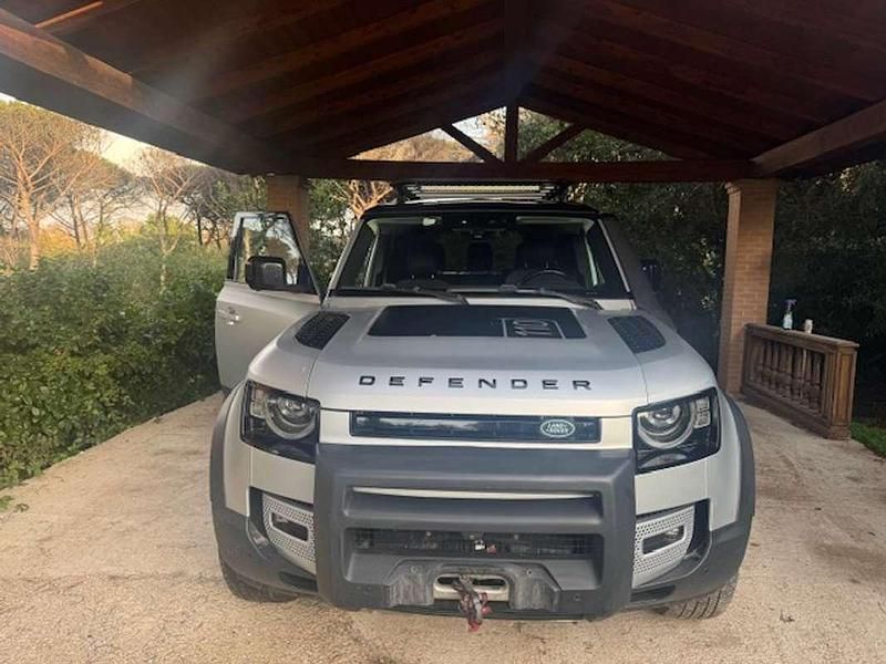 Usata 2020 Land Rover Defender 200 CV SUV – 00042 Anzio (Privato) – 49. ...
