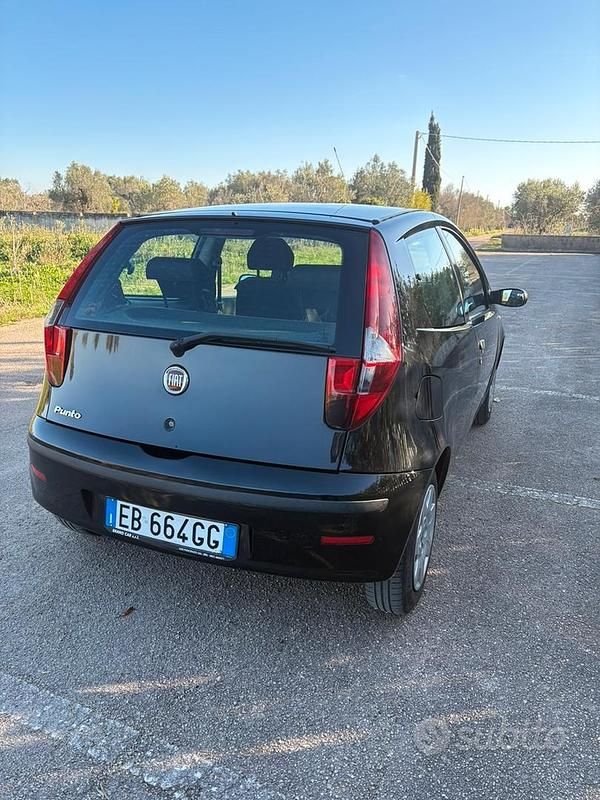 Usata 2010 Fiat Punto Classica 60 CV Due volumi – Puglia (Privato ...