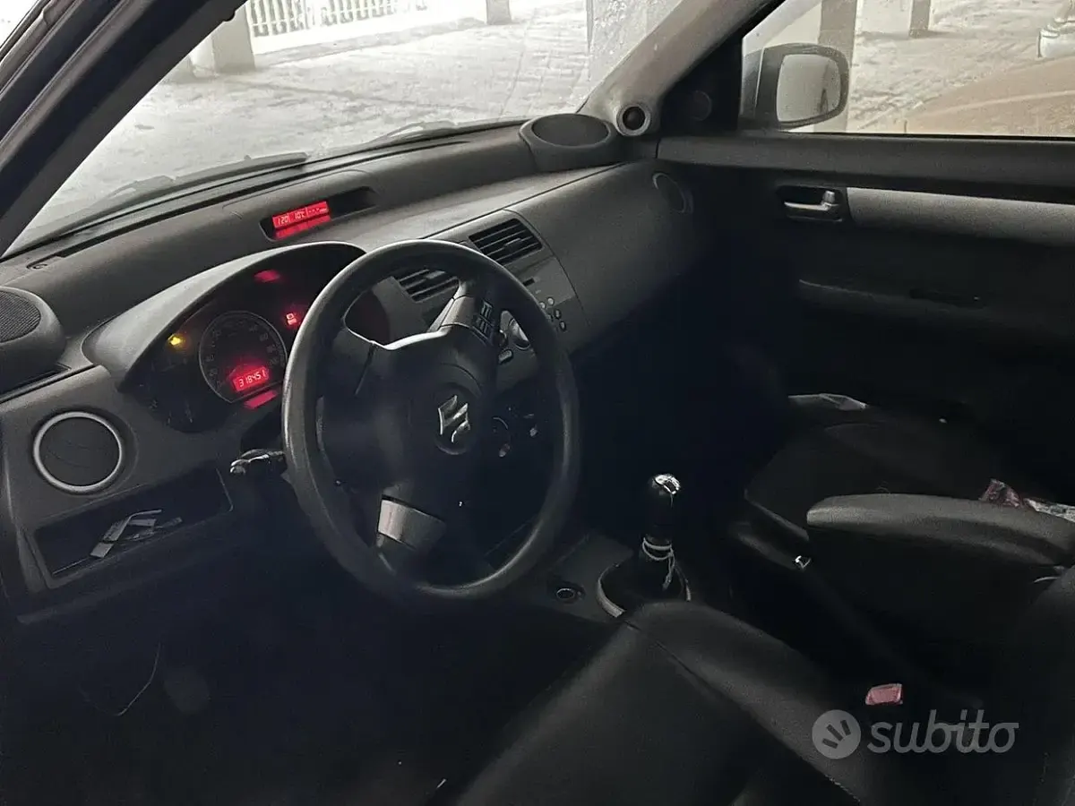 Usata Suzuki Swift 68 CV (2006) in Adrano - 900 € | AutoUncle