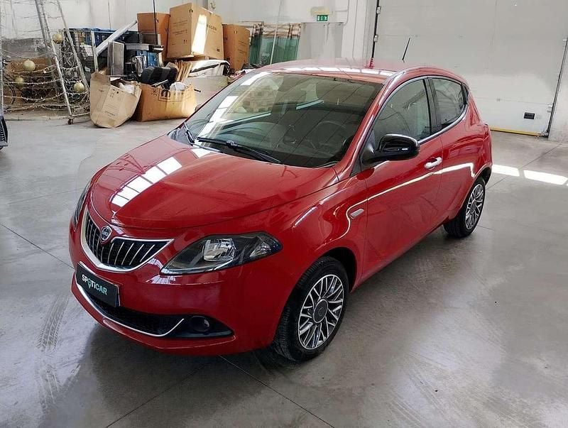 Usata 2023 Lancia Ypsilon Gold 69 CV Utilitaria – Emilia-Romagna ...