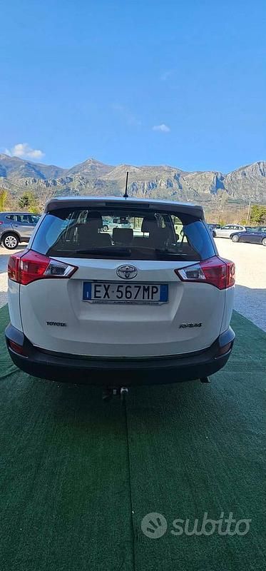 Usata 2015 Toyota RAV4 Lounge 123 CV Station wagon – Lazio (Rivenditore ...