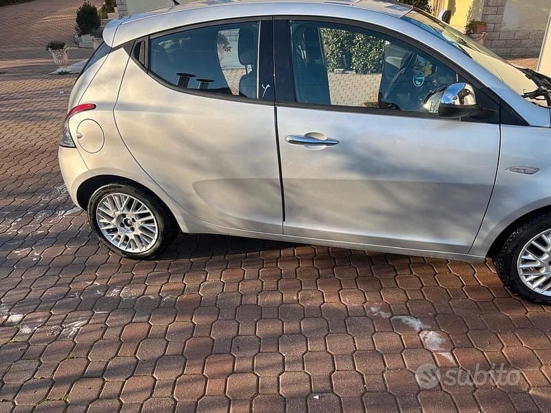 Usata 2012 Lancia Ypsilon 95 CV Due volumi – Molise (Privato) – 5500 ...