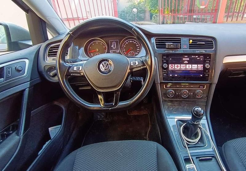 Usata 2017 VW Golf Trendline 86 CV Tre volumi – 20099 Sesto San ...