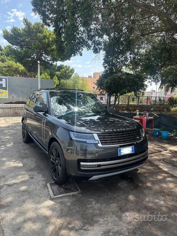 Usata 2023 Land Rover Range Rover Autobiography 300 CV SUV – Sicilia ...